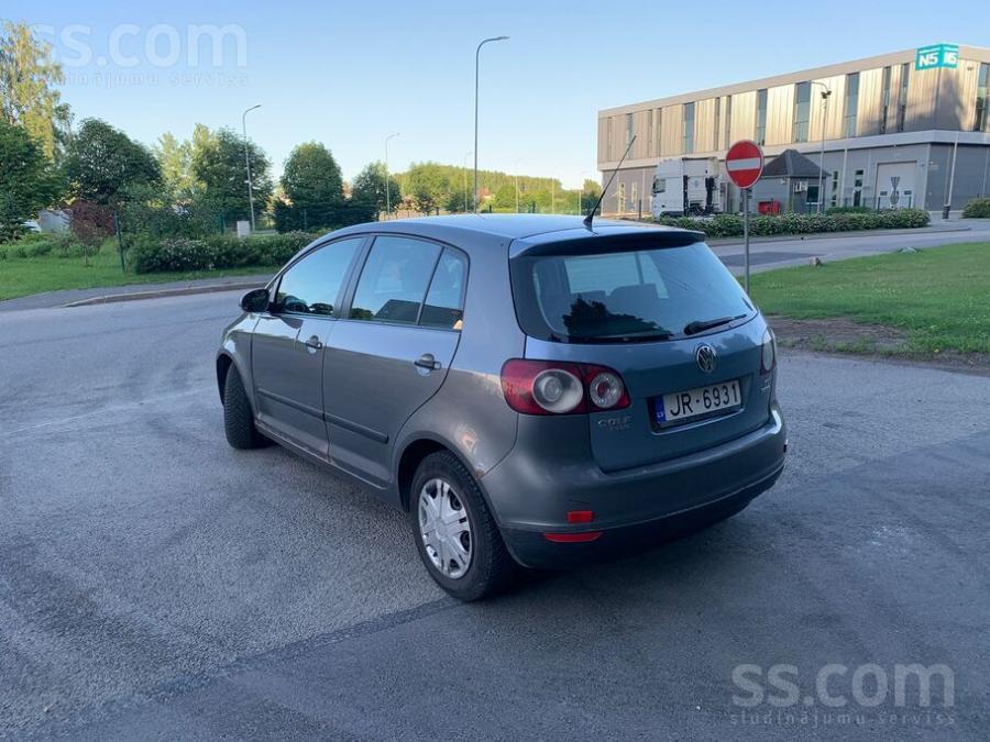 Grey Volkswagen Golf Plus 2005 in Riga, with an engine capacity of 1.90 L and mileage of 406 thousand km for 1280 €, photo 3 on AUTOMOTO.COM.LV