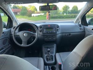 Grey Volkswagen Golf Plus 2005 in Riga, with an engine capacity of 1.90 L and mileage of 406 thousand km for 1280 €, photo 5 on AUTOMOTO.COM.LV