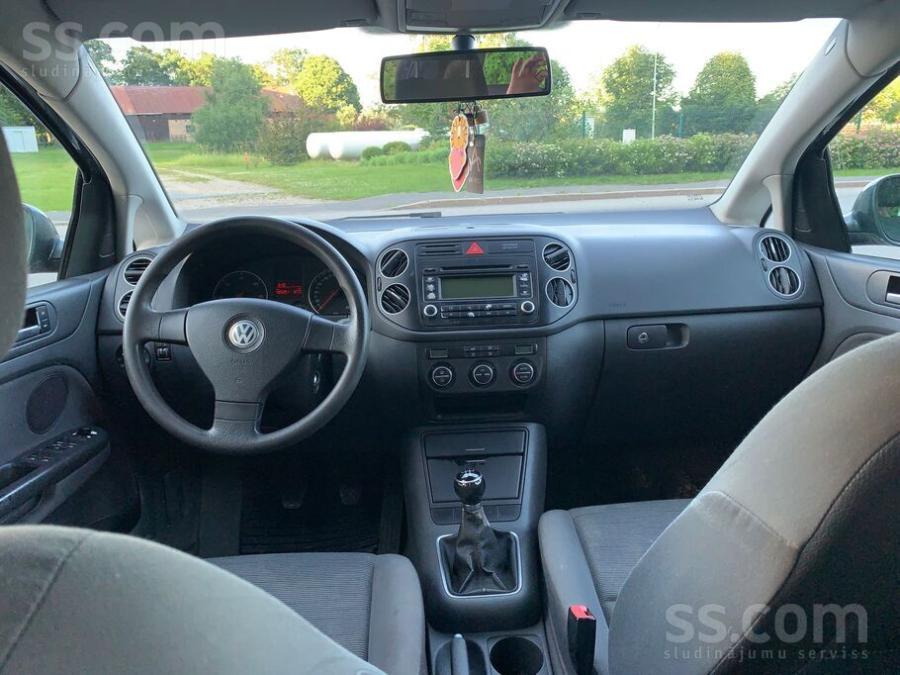 Grey Volkswagen Golf Plus 2005 in Riga, with an engine capacity of 1.90 L and mileage of 406 thousand km for 1280 €, photo 5 on AUTOMOTO.COM.LV