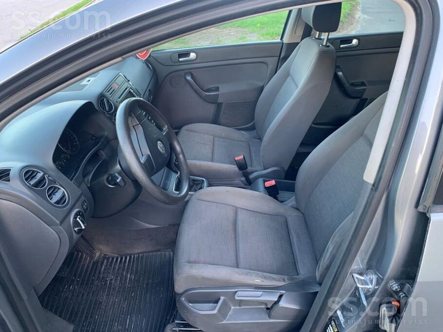 Grey Volkswagen Golf Plus 2005 in Riga, with an engine capacity of 1.90 L and mileage of 406 thousand km for 1280 €, photo 6 on AUTOMOTO.COM.LV
