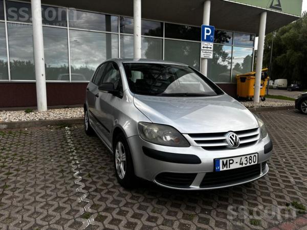 Pelēks Volkswagen Golf Plus 2005 Rīga, ar dzinēja tilpumu 1.90 L un nobraukumu 355 tūkst. km par 1650 €, foto 2 vietnē AUTOMOTO.COM.LV