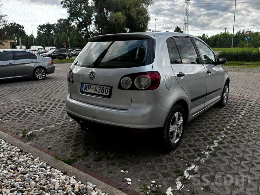 Pelēks Volkswagen Golf Plus 2005 Rīga, ar dzinēja tilpumu 1.90 L un nobraukumu 355 tūkst. km par 1650 €, foto 4 vietnē AUTOMOTO.COM.LV