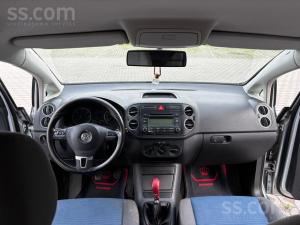 Pelēks Volkswagen Golf Plus 2005 Rīga, ar dzinēja tilpumu 1.90 L un nobraukumu 355 tūkst. km par 1650 €, foto 7 vietnē AUTOMOTO.COM.LV