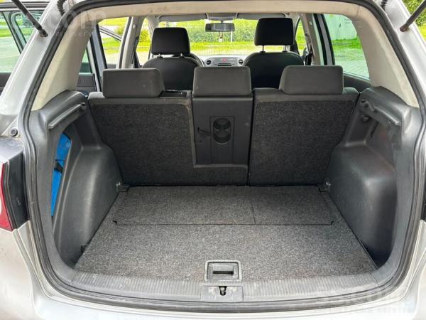 Pelēks Volkswagen Golf Plus 2005 Rīga, ar dzinēja tilpumu 1.90 L un nobraukumu 355 tūkst. km par 1650 €, foto 9 vietnē AUTOMOTO.COM.LV