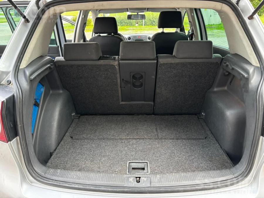 Pelēks Volkswagen Golf Plus 2005 Rīga, ar dzinēja tilpumu 1.90 L un nobraukumu 355 tūkst. km par 1650 €, foto 10 vietnē AUTOMOTO.COM.LV
