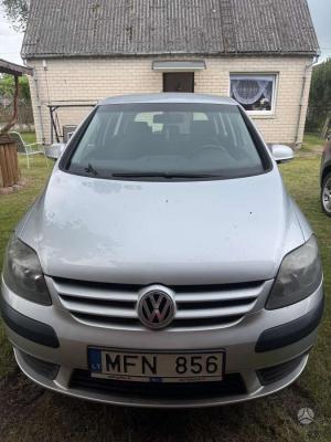 Pelēks Volkswagen Golf Plus 2005 Mažeikiai, ar dzinēja tilpumu 1.90 L un nobraukumu 176 tūkst. km par 1200 €, foto  vietnē AUTOMOTO.COM.LV
