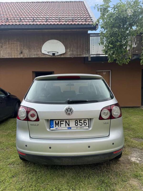 Grey Volkswagen Golf Plus 2005 in Mazeikiai, with an engine capacity of 1.90 L and mileage of 176 thousand km for 1200 €, photo 2 on AUTOMOTO.COM.LV