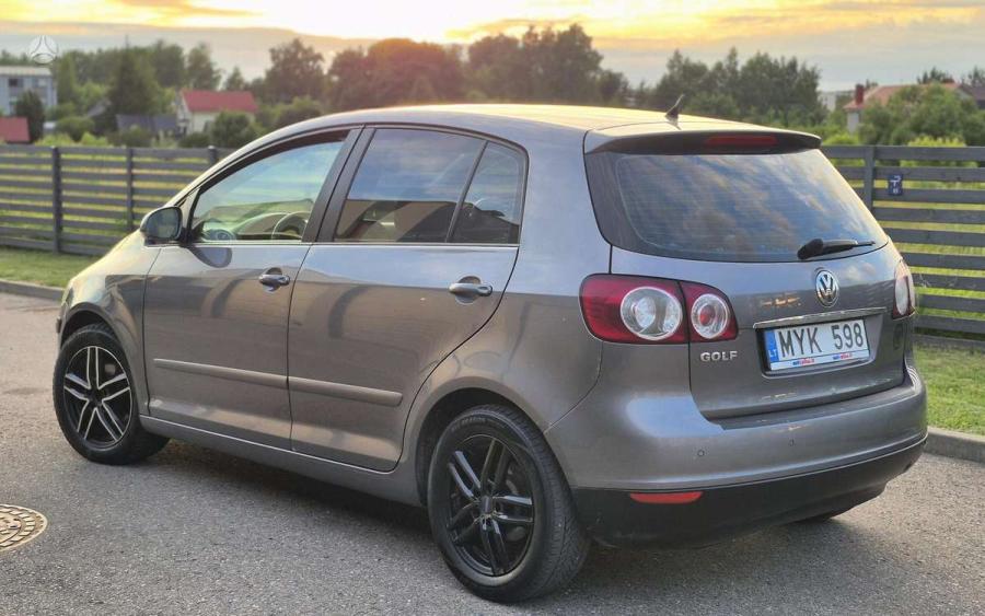 Pelēks Volkswagen Golf Plus 2005 Viļņa, ar dzinēja tilpumu 1.97 L un nobraukumu 280 tūkst. km par 1900 €, foto 7 vietnē AUTOMOTO.COM.LV