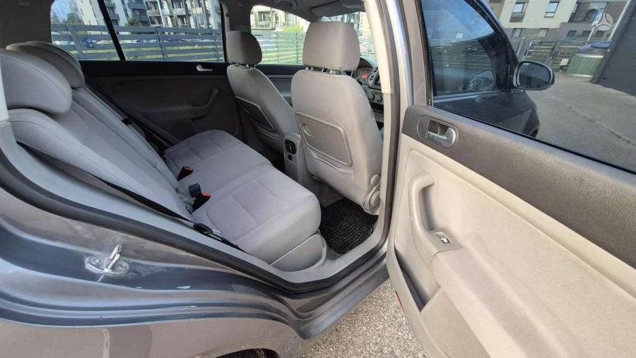 Pelēks Volkswagen Golf Plus 2005 Viļņa, ar dzinēja tilpumu 1.97 L un nobraukumu 280 tūkst. km par 1900 €, foto 13 vietnē AUTOMOTO.COM.LV