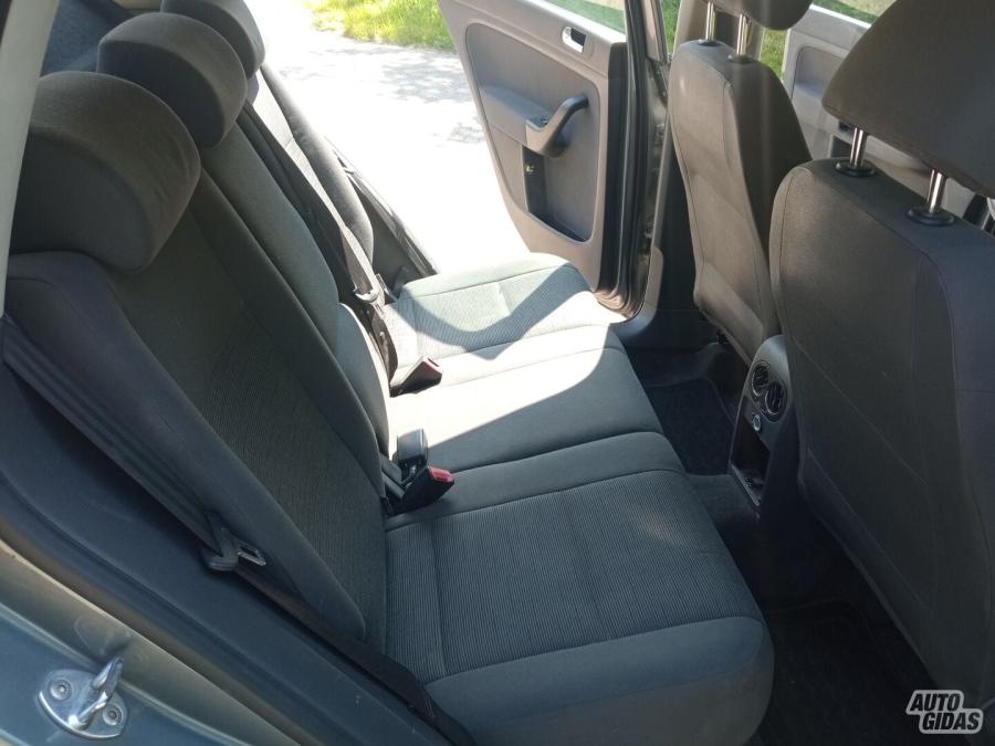 Grey Volkswagen Golf Plus 2005 in Vilnius, with an engine capacity of 1.90 L and mileage of 294 thousand km for 1590 €, photo 12 on AUTOMOTO.COM.LV