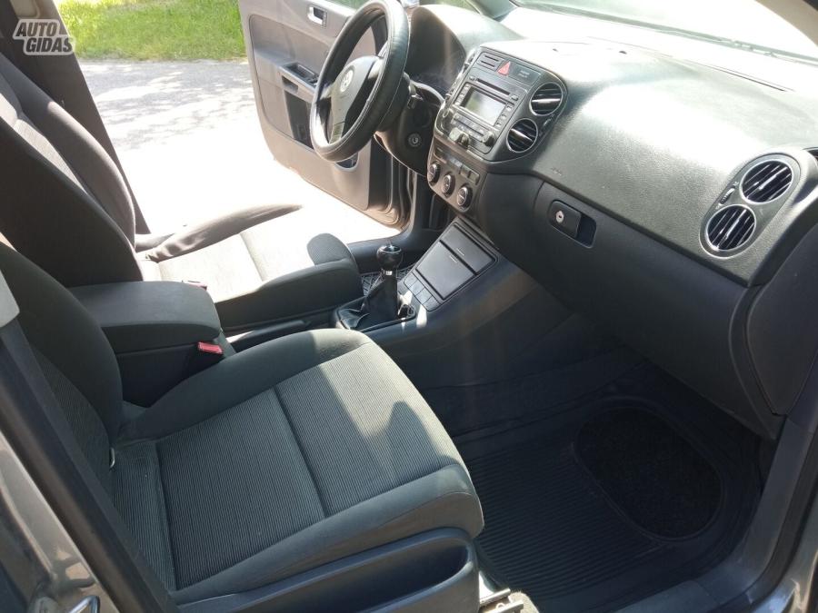 Pelēks Volkswagen Golf Plus 2005 Viļņa, ar dzinēja tilpumu 1.90 L un nobraukumu 294 tūkst. km par 1590 €, foto 13 vietnē AUTOMOTO.COM.LV