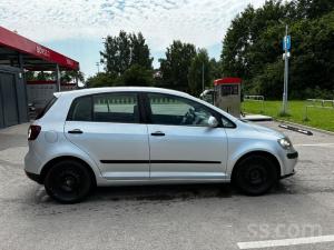 Grey Volkswagen Golf Plus 2005 in Bauska, with an engine capacity of 1.40 L and mileage of 320 thousand km for 1950 €, photo 4 on AUTOMOTO.COM.LV