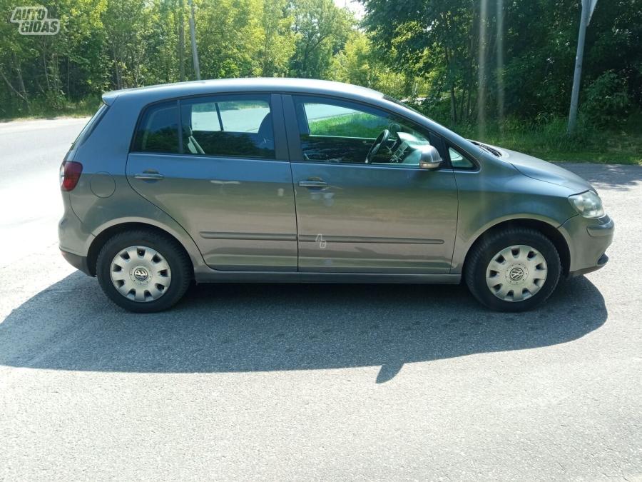 Pelēks Volkswagen Golf Plus 2005 Viļņa, ar dzinēja tilpumu 1.90 L un nobraukumu 294 tūkst. km par 1590 €, foto 5 vietnē AUTOMOTO.COM.LV