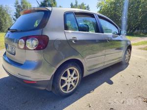 Pelēks Volkswagen Golf Plus 2005 Rīga, ar dzinēja tilpumu 1.90 L un nobraukumu 358 tūkst. km par 1350 €, foto 3 vietnē AUTOMOTO.COM.LV
