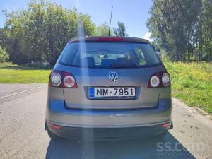 Pelēks Volkswagen Golf Plus 2005 Rīga, ar dzinēja tilpumu 1.90 L un nobraukumu 358 tūkst. km par 1350 €, foto 4 vietnē AUTOMOTO.COM.LV