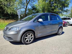 Pelēks Volkswagen Golf Plus 2005 Rīga, ar dzinēja tilpumu 1.90 L un nobraukumu 358 tūkst. km par 1350 €, foto 6 vietnē AUTOMOTO.COM.LV