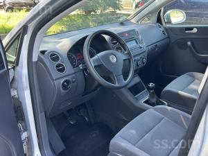Pelēks Volkswagen Golf Plus 2005 Liepāja, ar dzinēja tilpumu 1.60 L un nobraukumu 153 tūkst. km par 3500 €, foto 11 vietnē AUTOMOTO.COM.LV