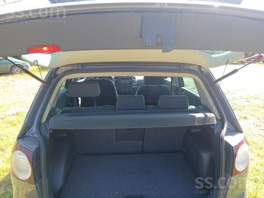 Pelēks Volkswagen Golf Plus 2005 Talsi, ar dzinēja tilpumu 2.00 L un nobraukumu 326 tūkst. km par 1850 €, foto 7 vietnē AUTOMOTO.COM.LV