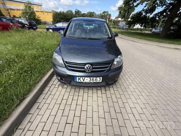 Pelēks Volkswagen Golf Plus 2005 Rīga, ar dzinēja tilpumu 2.00 L un nobraukumu 310 tūkst. km par 1000 €, foto 1 vietnē AUTOMOTO.COM.LV