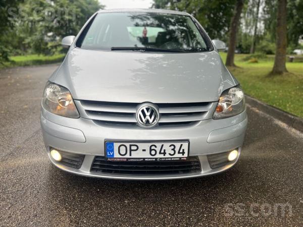 Grey Volkswagen Golf Plus 2005 in Rezekne, with an engine capacity of 1.90 L and mileage of 288 thousand km for 3150 €, photo 1 on AUTOMOTO.COM.LV