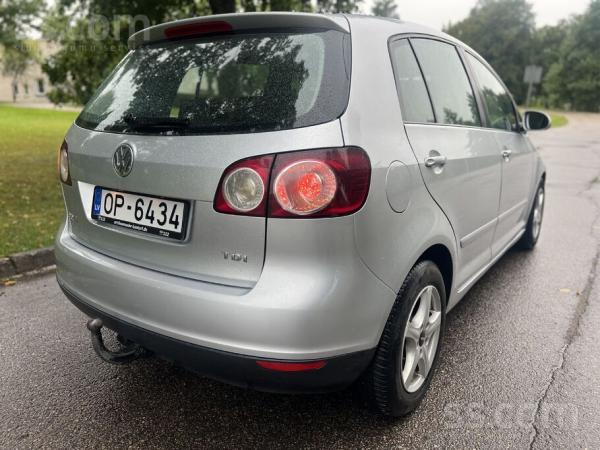 Grey Volkswagen Golf Plus 2005 in Rezekne, with an engine capacity of 1.90 L and mileage of 288 thousand km for 3150 €, photo 5 on AUTOMOTO.COM.LV