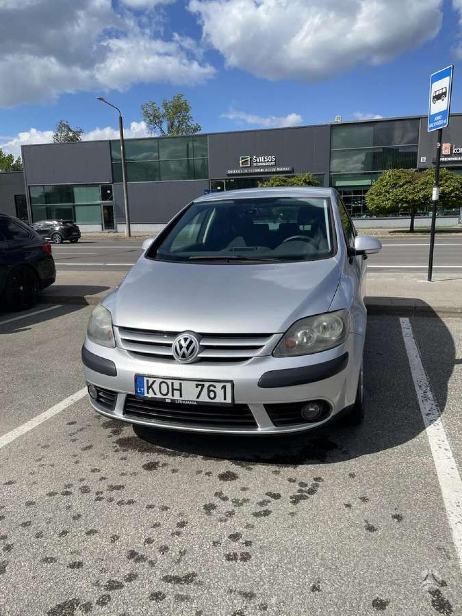 Grey Volkswagen Golf Plus 2005 in Vilnius, with an engine capacity of 1.60 L and mileage of 255 thousand km for 1300 €, photo 1 on AUTOMOTO.COM.LV