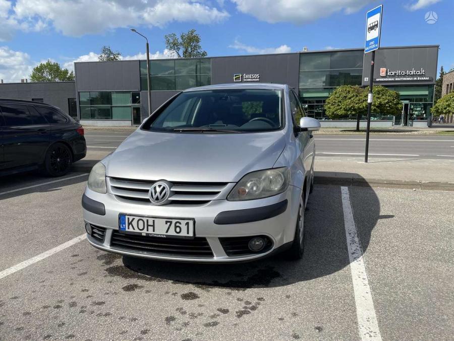 Grey Volkswagen Golf Plus 2005 in Vilnius, with an engine capacity of 1.60 L and mileage of 255 thousand km for 1300 €, photo 5 on AUTOMOTO.COM.LV