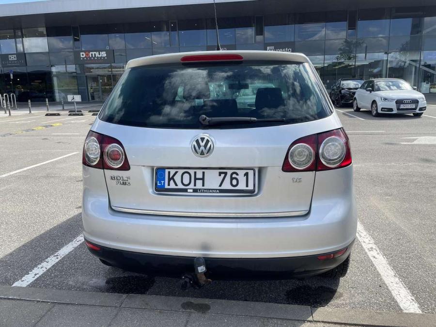 Grey Volkswagen Golf Plus 2005 in Vilnius, with an engine capacity of 1.60 L and mileage of 255 thousand km for 1300 €, photo 7 on AUTOMOTO.COM.LV
