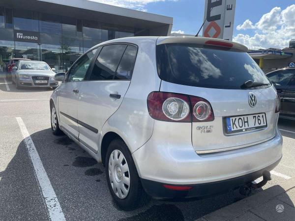 Grey Volkswagen Golf Plus 2005 in Vilnius, with an engine capacity of 1.60 L and mileage of 255 thousand km for 1300 €, photo 11 on AUTOMOTO.COM.LV