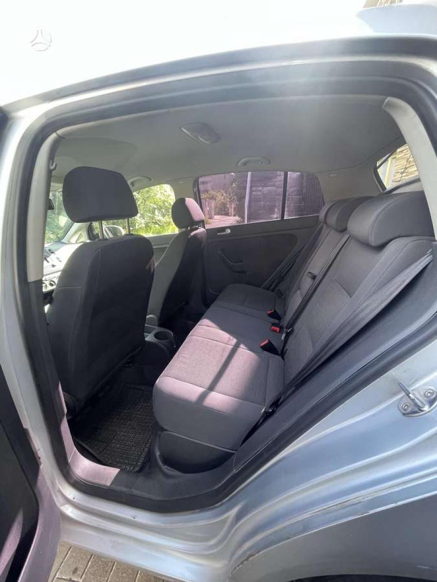 Grey Volkswagen Golf Plus 2005 in Vilnius, with an engine capacity of 1.60 L and mileage of 255 thousand km for 1300 €, photo 14 on AUTOMOTO.COM.LV