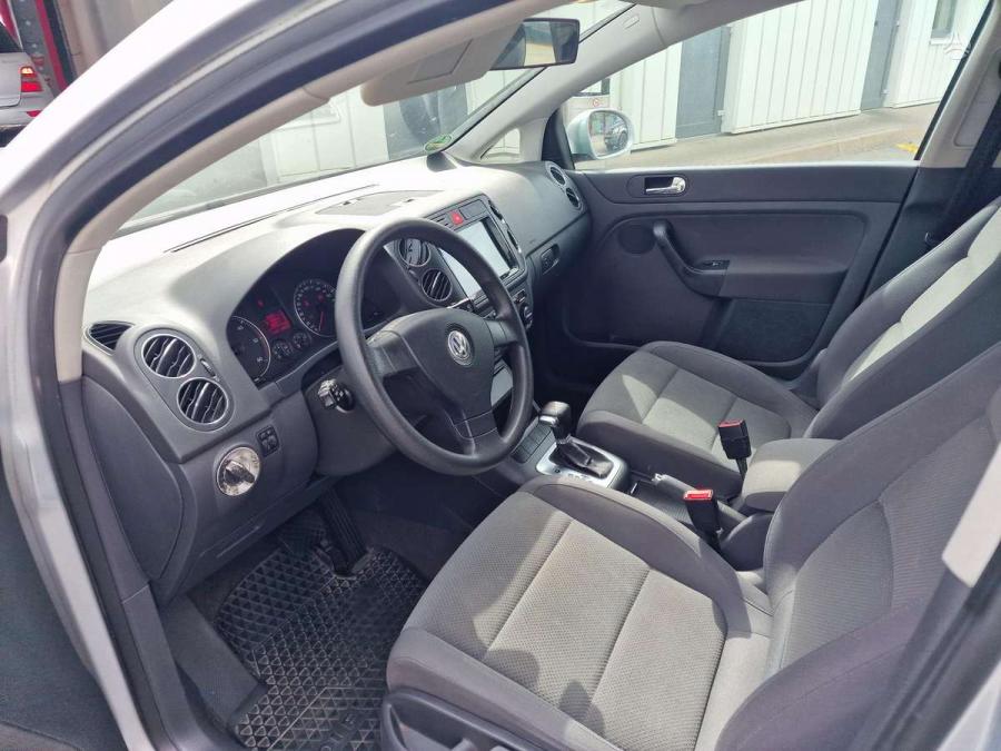 Grey Volkswagen Golf Plus 2005 in Siauliai, with an engine capacity of 1.90 L and mileage of 280 thousand km for 1600 €, photo 3 on AUTOMOTO.COM.LV