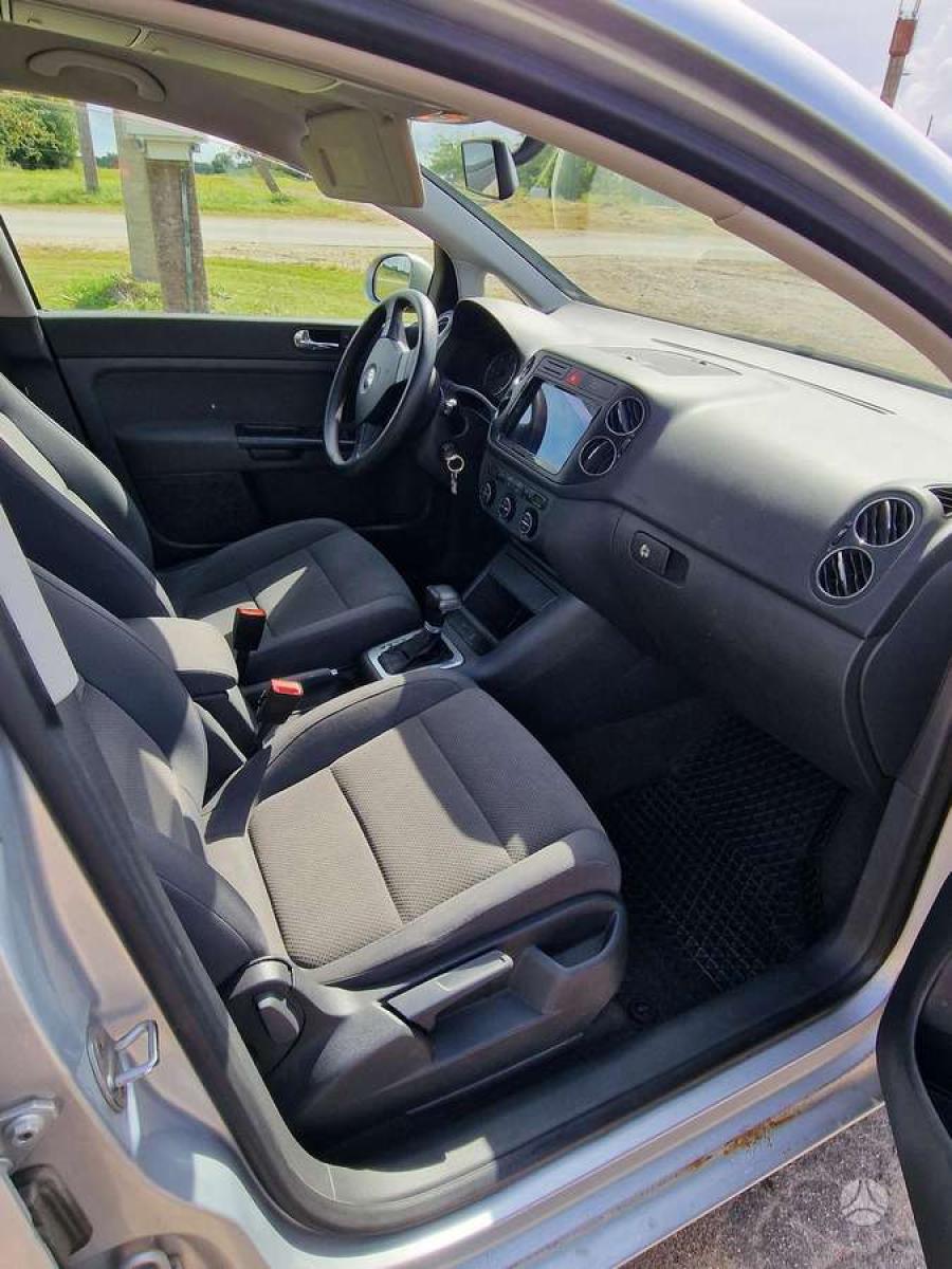 Grey Volkswagen Golf Plus 2005 in Siauliai, with an engine capacity of 1.90 L and mileage of 280 thousand km for 1600 €, photo 9 on AUTOMOTO.COM.LV