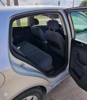 Grey Volkswagen Golf Plus 2005 in Siauliai, with an engine capacity of 1.90 L and mileage of 280 thousand km for 1600 €, photo 10 on AUTOMOTO.COM.LV