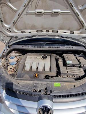 Grey Volkswagen Golf Plus 2005 in Siauliai, with an engine capacity of 1.90 L and mileage of 280 thousand km for 1600 €, photo 14 on AUTOMOTO.COM.LV