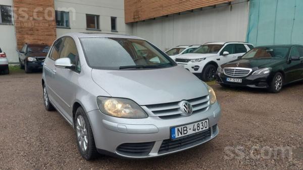 Pelēks Volkswagen Golf Plus 2005 Daugavpils, ar dzinēja tilpumu 2.00 L un nobraukumu 0 tūkst. km par 2250 €, foto 4 vietnē AUTOMOTO.COM.LV