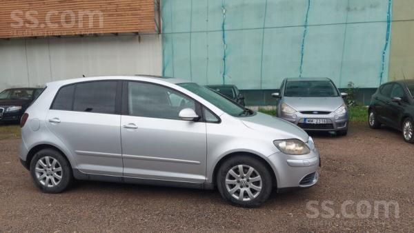 Pelēks Volkswagen Golf Plus 2005 Daugavpils, ar dzinēja tilpumu 2.00 L un nobraukumu 0 tūkst. km par 2250 €, foto 6 vietnē AUTOMOTO.COM.LV