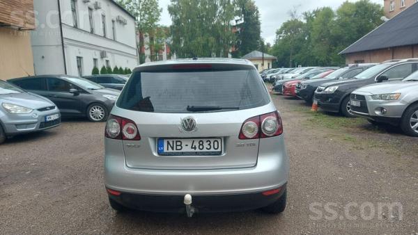 Pelēks Volkswagen Golf Plus 2005 Daugavpils, ar dzinēja tilpumu 2.00 L un nobraukumu 0 tūkst. km par 2250 €, foto 8 vietnē AUTOMOTO.COM.LV