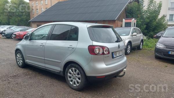 Pelēks Volkswagen Golf Plus 2005 Daugavpils, ar dzinēja tilpumu 2.00 L un nobraukumu 0 tūkst. km par 2250 €, foto 10 vietnē AUTOMOTO.COM.LV
