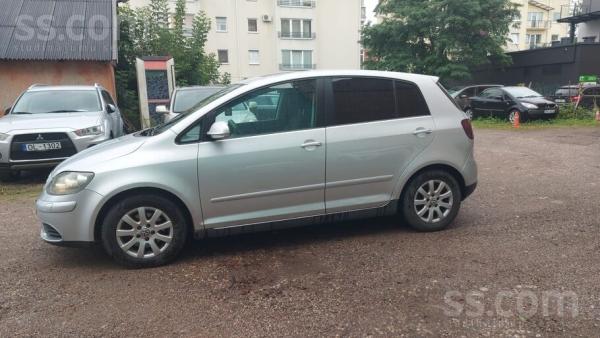 Pelēks Volkswagen Golf Plus 2005 Daugavpils, ar dzinēja tilpumu 2.00 L un nobraukumu 0 tūkst. km par 2250 €, foto 11 vietnē AUTOMOTO.COM.LV