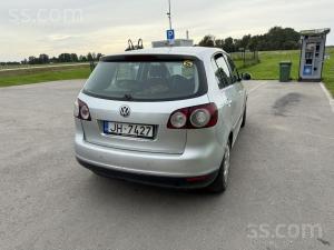 Grey Volkswagen Golf Plus 2005 in Bauska, with an engine capacity of 1.90 L and mileage of 391 thousand km for 1290 €, photo 4 on AUTOMOTO.COM.LV