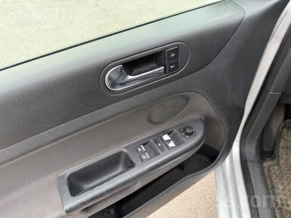 Pelēks Volkswagen Golf Plus 2005 Bauska, ar dzinēja tilpumu 1.90 L un nobraukumu 391 tūkst. km par 1290 €, foto 7 vietnē AUTOMOTO.COM.LV