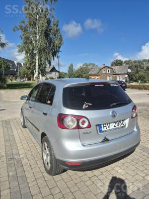 Pelēks Volkswagen Golf Plus 2005 Rēzekne, ar dzinēja tilpumu 1.90 L un nobraukumu 370 tūkst. km par 1550 €, foto 5 vietnē AUTOMOTO.COM.LV