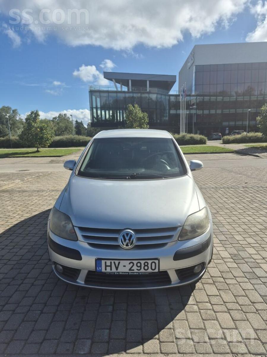 Pelēks Volkswagen Golf Plus 2005 Rēzekne, ar dzinēja tilpumu 1.90 L un nobraukumu 370 tūkst. km par 1550 €, foto 7 vietnē AUTOMOTO.COM.LV