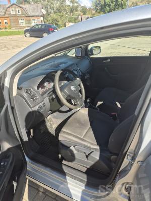 Pelēks Volkswagen Golf Plus 2005 Rēzekne, ar dzinēja tilpumu 1.90 L un nobraukumu 370 tūkst. km par 1550 €, foto 9 vietnē AUTOMOTO.COM.LV