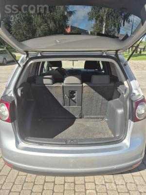 Pelēks Volkswagen Golf Plus 2005 Rēzekne, ar dzinēja tilpumu 1.90 L un nobraukumu 370 tūkst. km par 1550 €, foto 11 vietnē AUTOMOTO.COM.LV