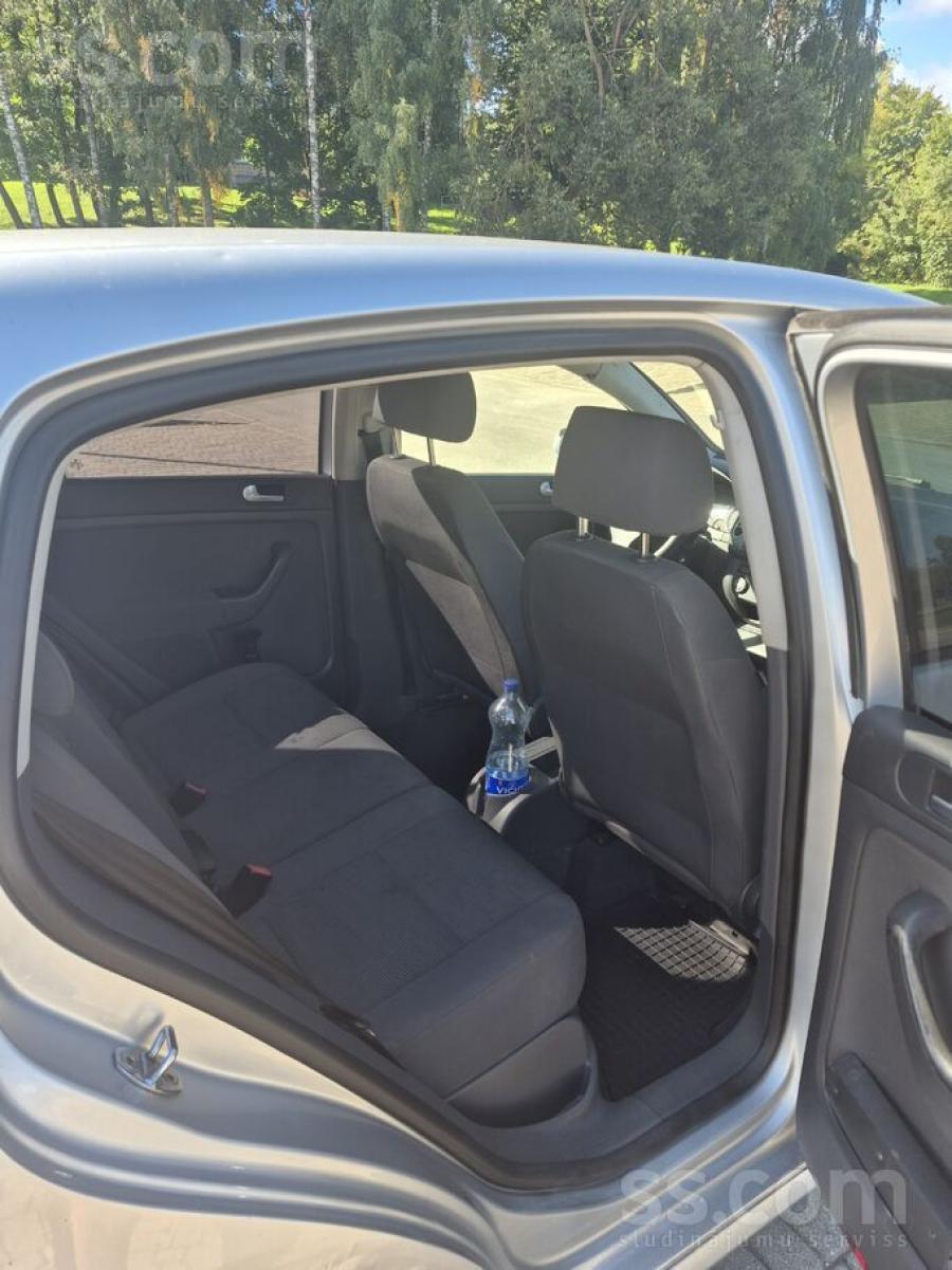 Pelēks Volkswagen Golf Plus 2005 Rēzekne, ar dzinēja tilpumu 1.90 L un nobraukumu 370 tūkst. km par 1550 €, foto 12 vietnē AUTOMOTO.COM.LV