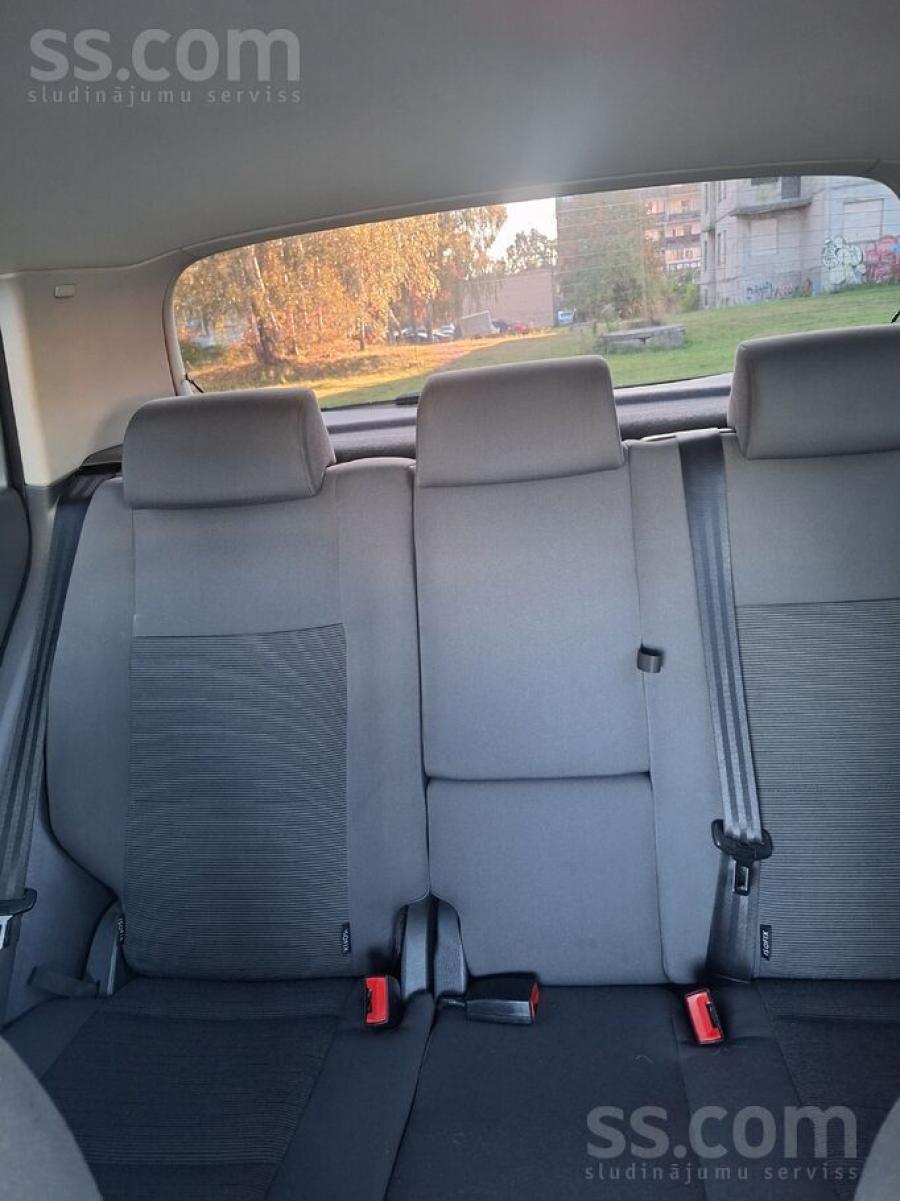 Pelēks Volkswagen Golf Plus 2005 Jelgava, ar dzinēja tilpumu 1.90 L un nobraukumu 169 tūkst. km par 3250 €, foto 3 vietnē AUTOMOTO.COM.LV