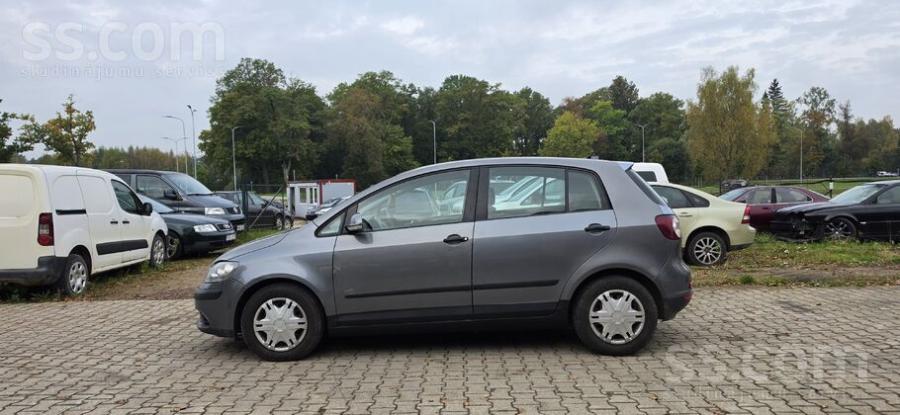 Grey Volkswagen Golf Plus 2005 in Valmiera, with an engine capacity of 1.90 L and mileage of 0 thousand km for 1200 €, photo 6 on AUTOMOTO.COM.LV