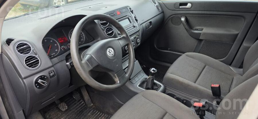 Grey Volkswagen Golf Plus 2005 in Valmiera, with an engine capacity of 1.90 L and mileage of 0 thousand km for 1200 €, photo 9 on AUTOMOTO.COM.LV