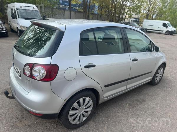 Pelēks Volkswagen Golf Plus 2006 Rīga, ar dzinēja tilpumu 1.90 L un nobraukumu 294 tūkst. km par 1450 €, foto 3 vietnē AUTOMOTO.COM.LV